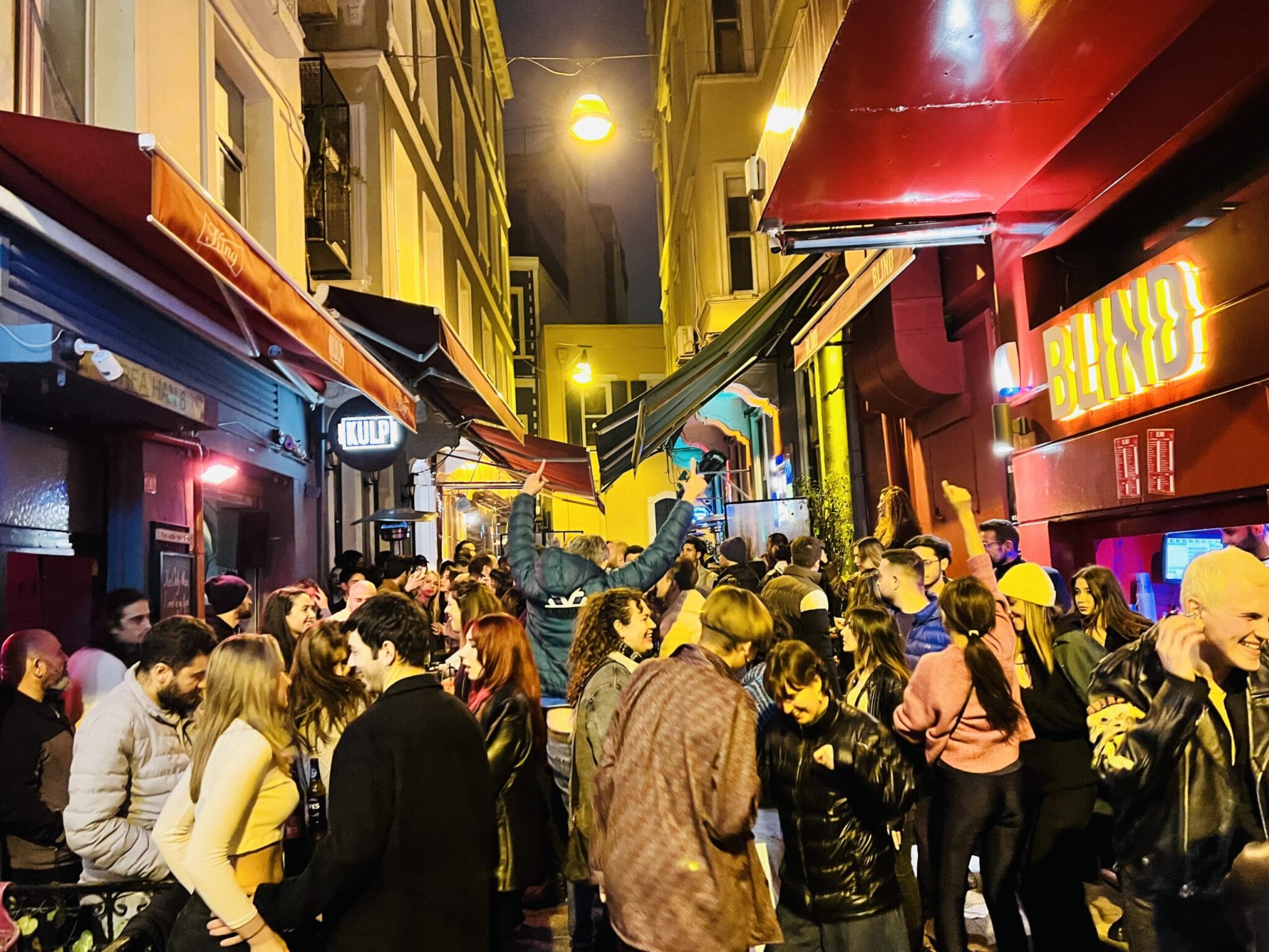 Nightlife in Istanbul: Best Areas, Bars, Clubs & Night Activities
