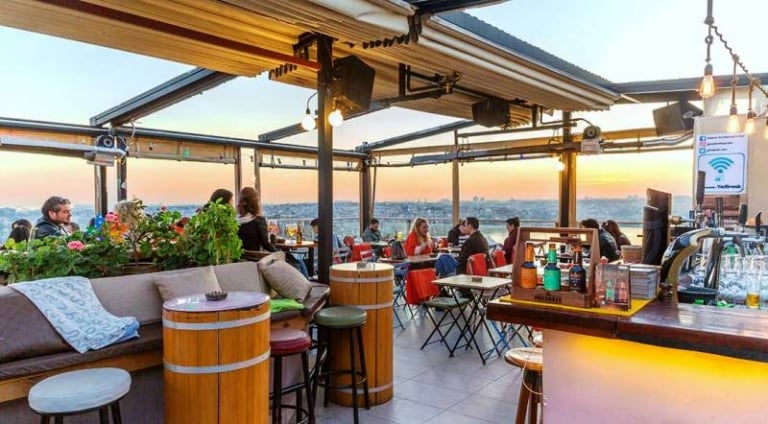 Nightlife in Istanbul: Best Areas, Bars, Clubs & Night Activities