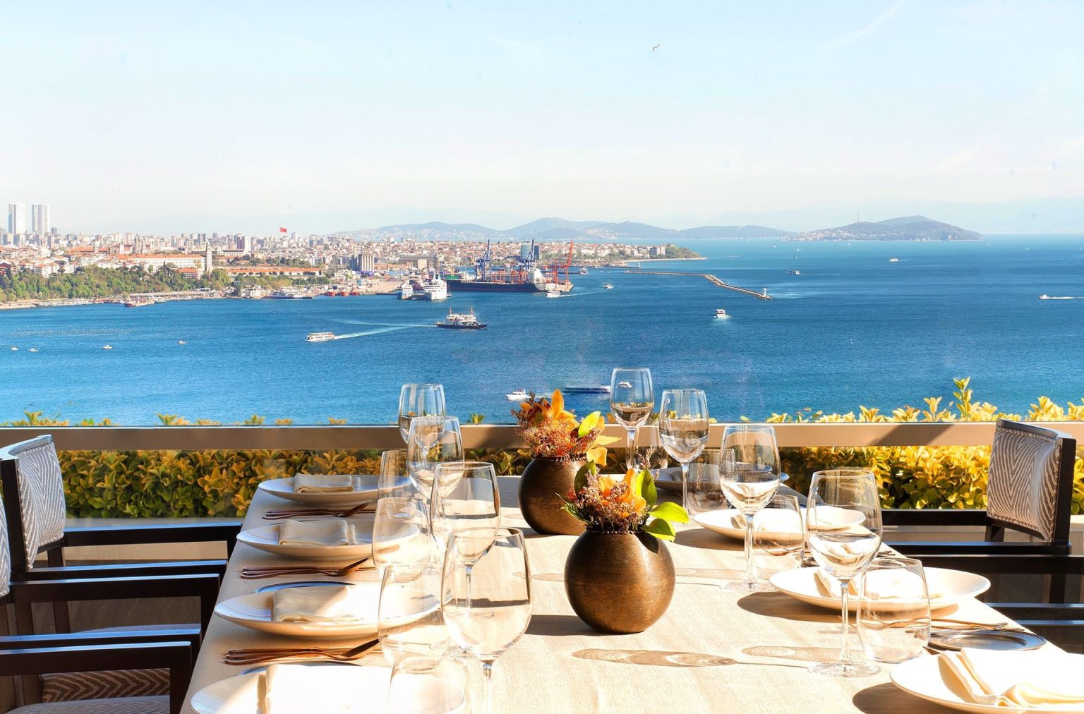 Istanbul Nightlife Guide 2025: Top Bars, Clubs & Hotspots