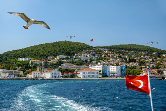 Istanbul in Summer: Things to Do + First-Time Travelers’ Guide ...