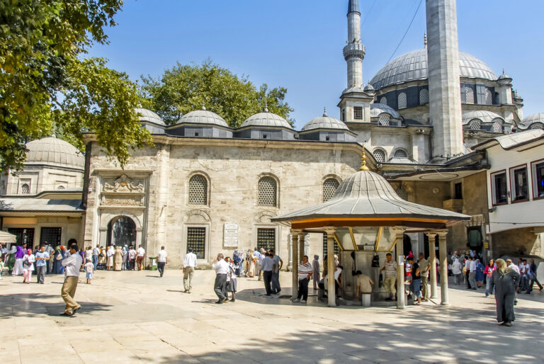 Eyup Istanbul Guide: Best Things To Do, See And Tips - Istanbeautiful