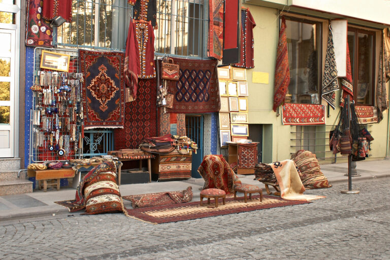 Best Places to Buy Turkish Carpets and Rugs in Istanbul Guide ...