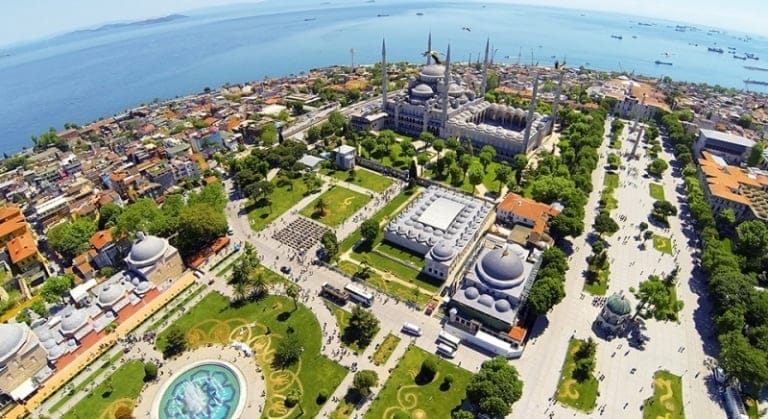 Guide to Sultanahmet Square (Hippodrome) | Best Tips for First-Timers
