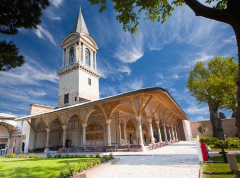 Visiting Topkapi Palace: First Time Visitor Guide to Tickets, Harem